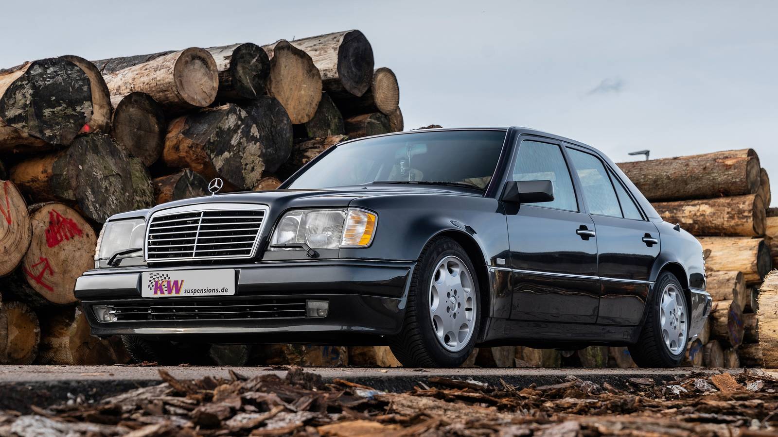 KW Reveals Modern Multi-Adjustable Suspension For Classic Mercedes W124