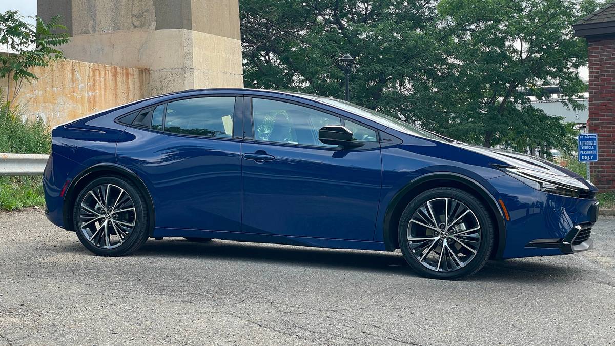 2023 Toyota Prius Specs & Trims
