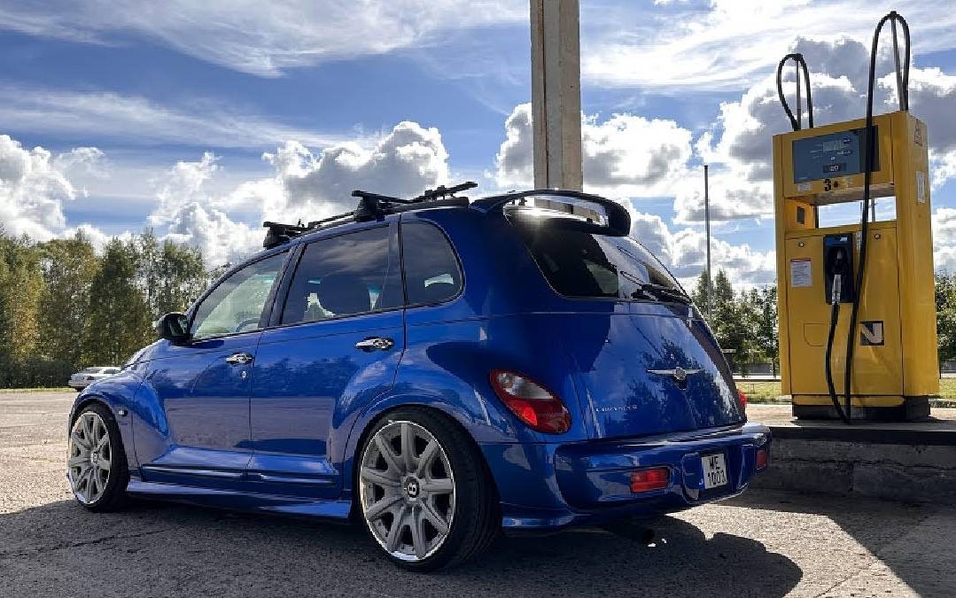 Chrysler PT Cruiser GT Looks Slick Wearing Bentley Wheels