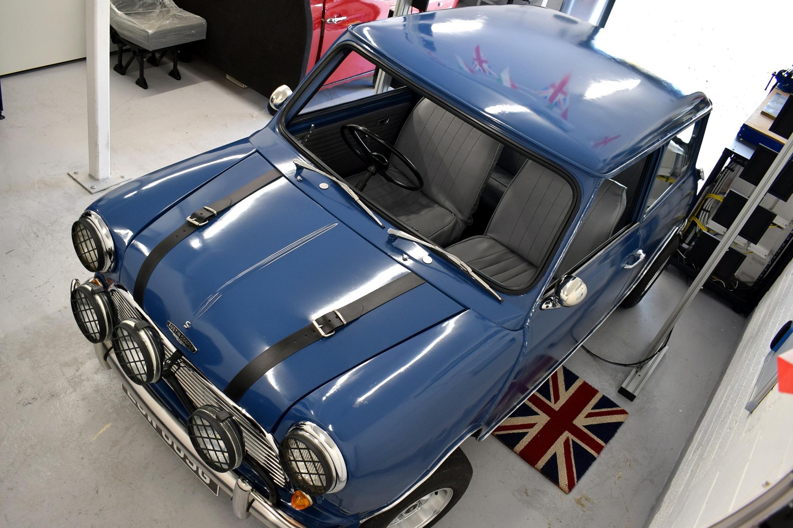 Classic '74 Bullnose Mini Transformed Into Italian Job Driving Simulator