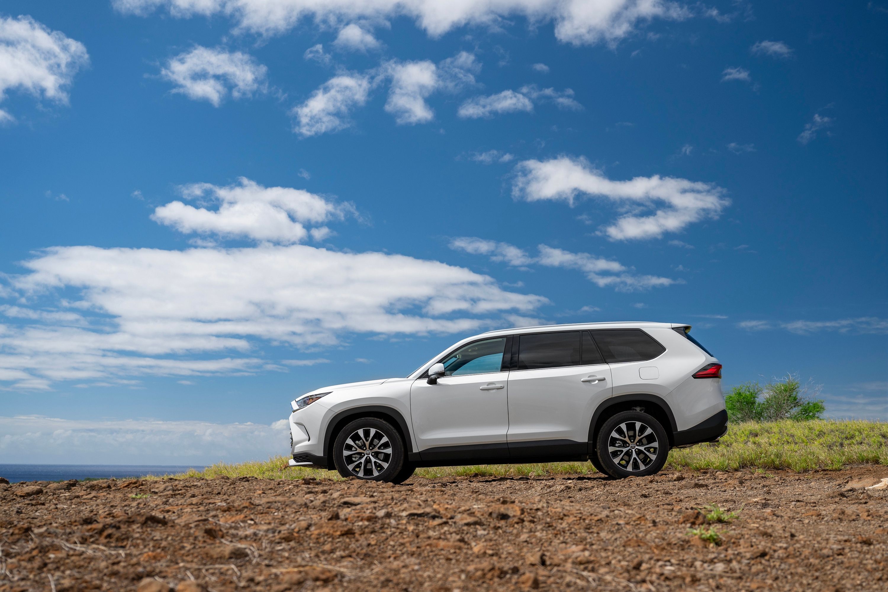 2024 Toyota Grand Highlander Images: Interior and Exterior Gallery