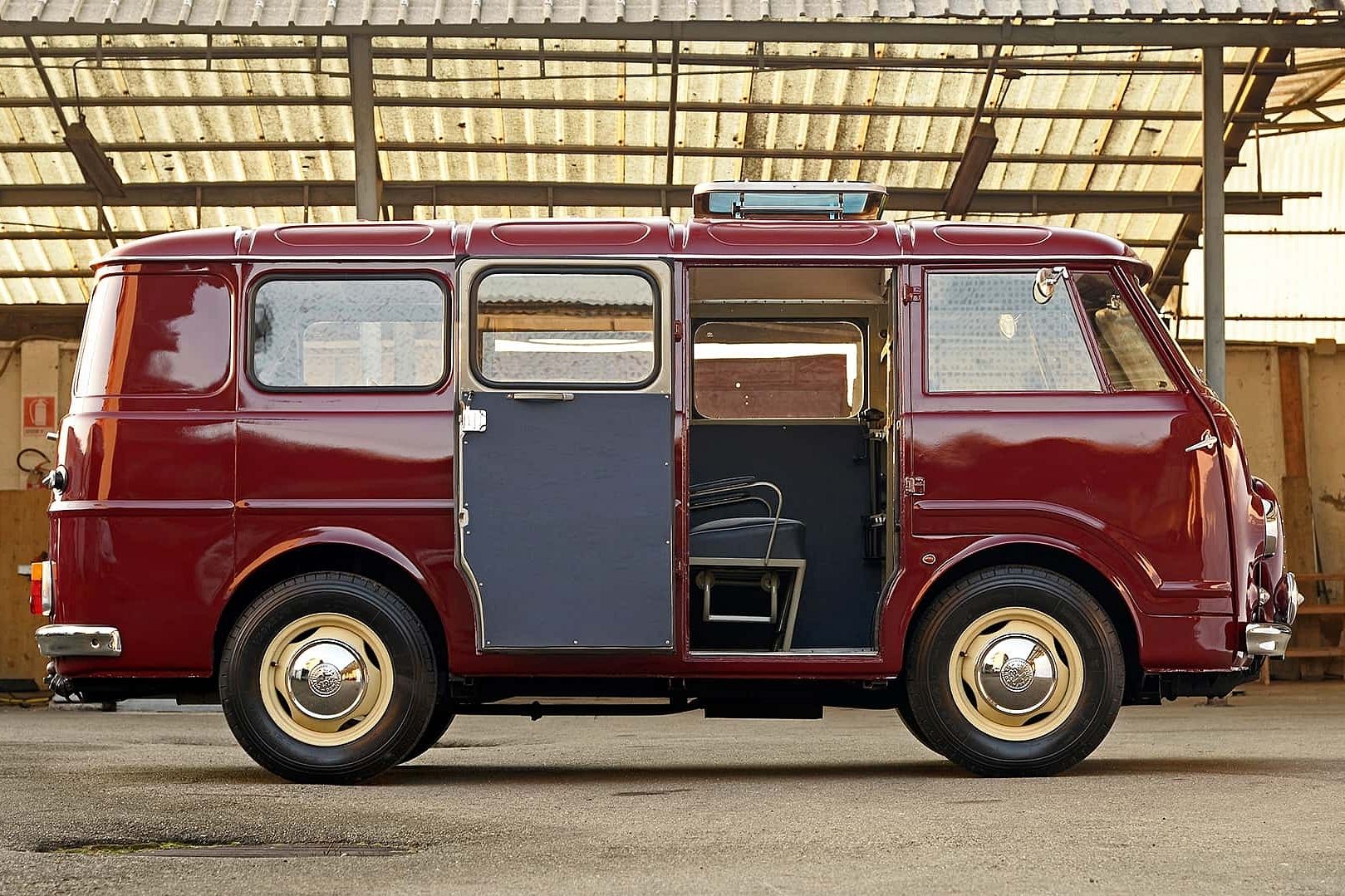 Alfa Romeo May Be Working On A Luxurious Minivan