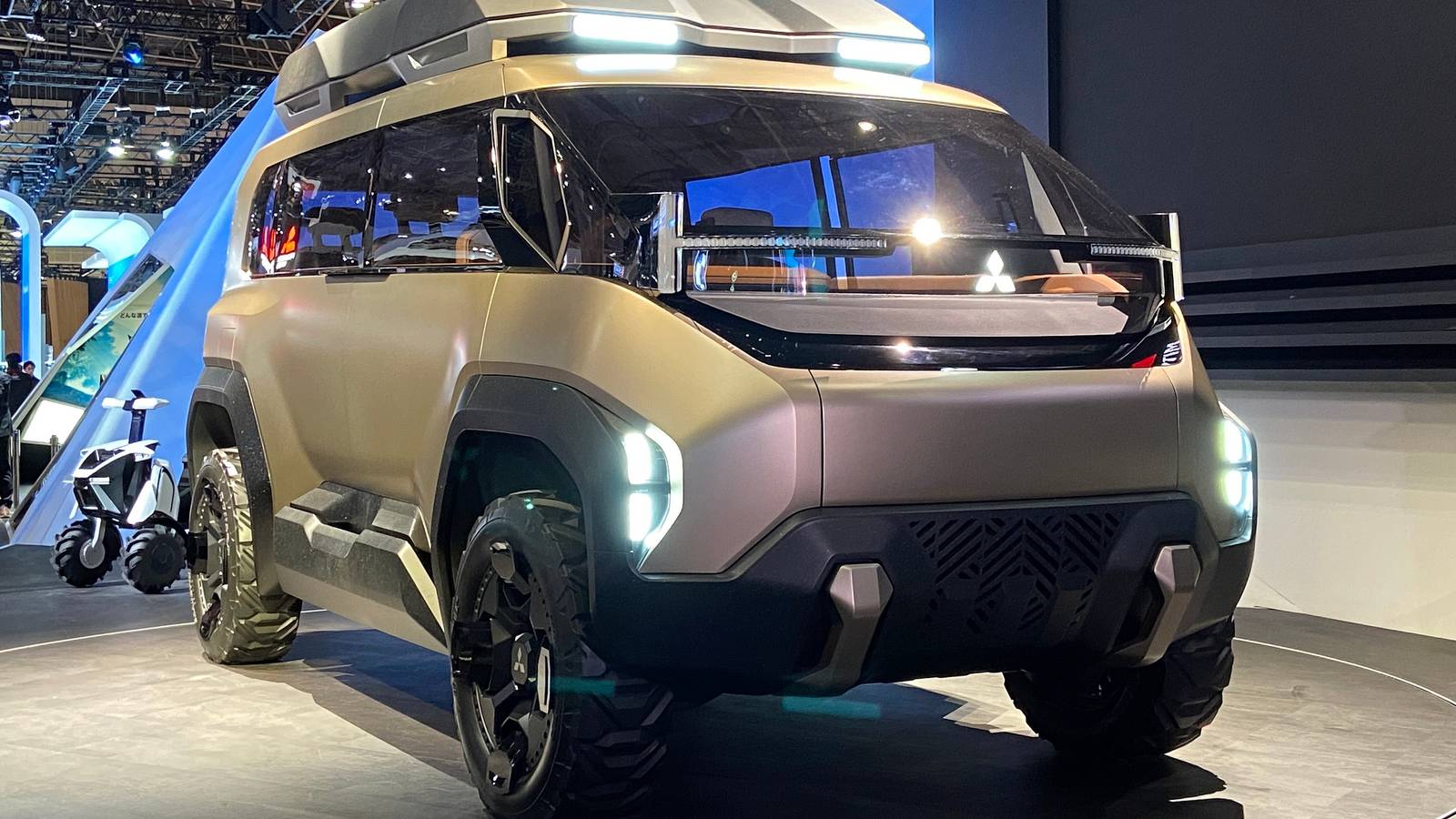 Mitsubishi D:X Concept Showcases The Off-Road Minivan Of The Future