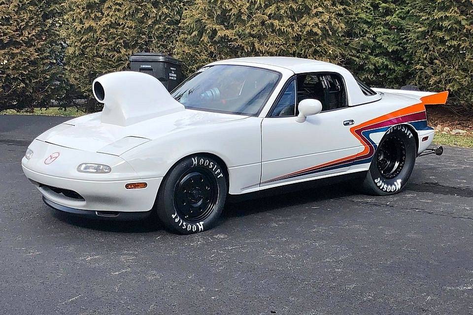 885-HP Mazda MX-5 Miata Dragster Houses A Chevy V8 Racing Engine