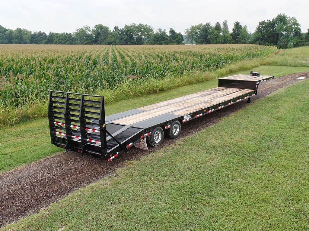 What Is A Flatbed Truck? An In-Depth Guide To The Structure And Utilization Of Flat-Bed Haulers