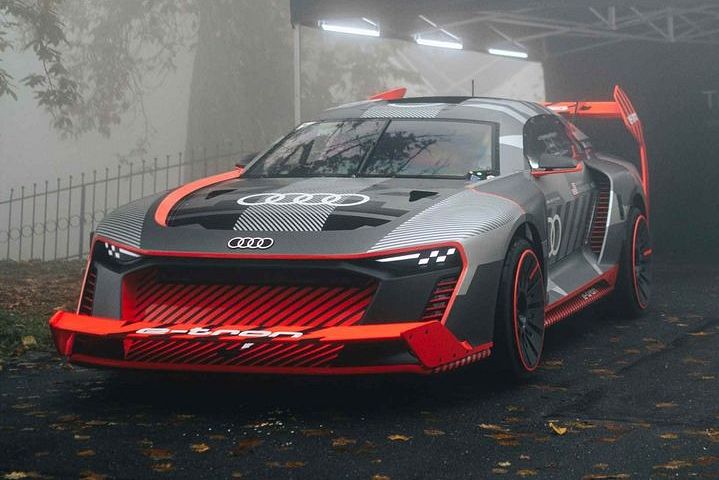 Watch Lia Block Meet Her Role Model And Drive Her Dad's All-Electric ...