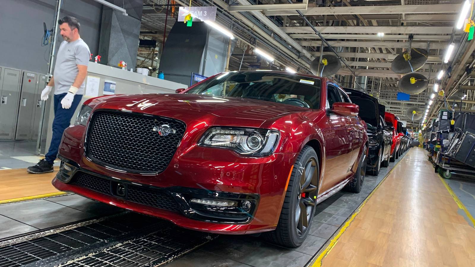 Final Chrysler 300C Rolls Off The Assembly Line