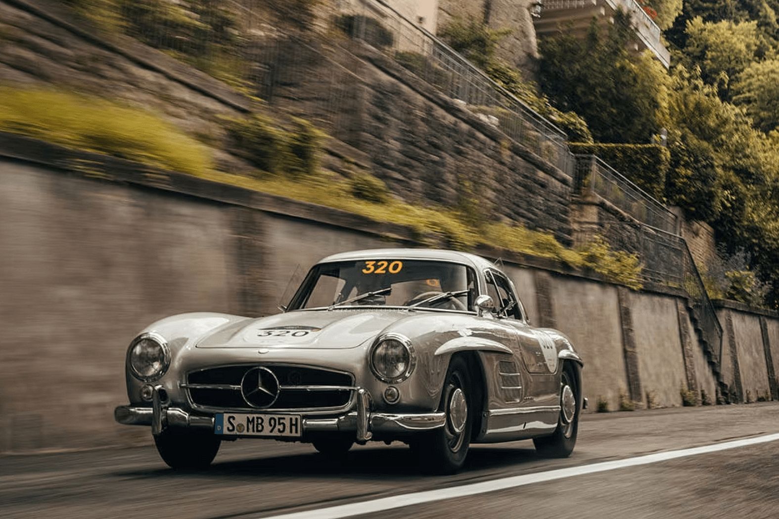 Mercedes 300SL Gullwing Restomod Is A Reskinned AMG SLK 55 With 415 HP