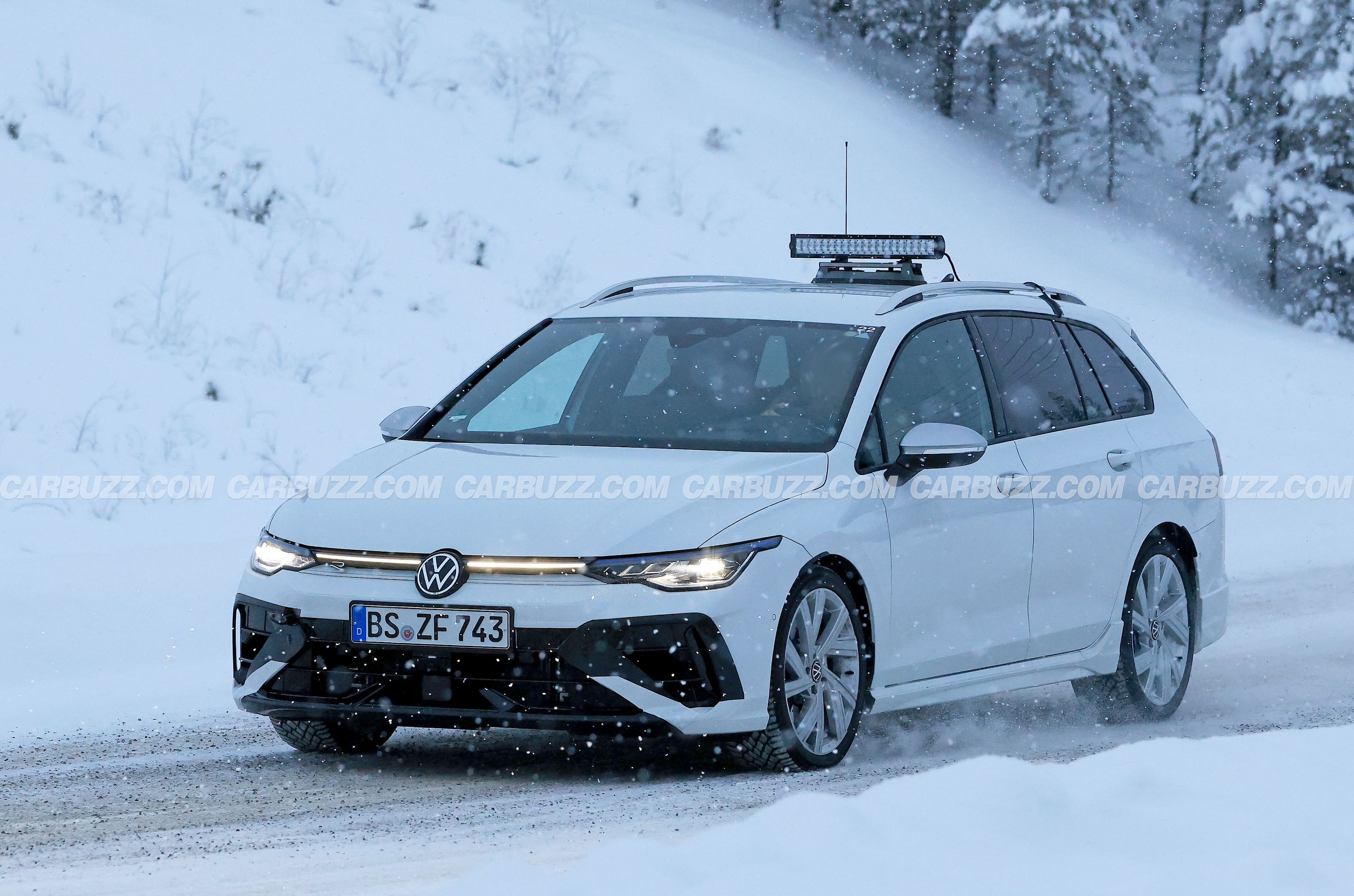 2025 Volkswagen Golf R Facelift Promises To Fix Current Model's Big Flaw