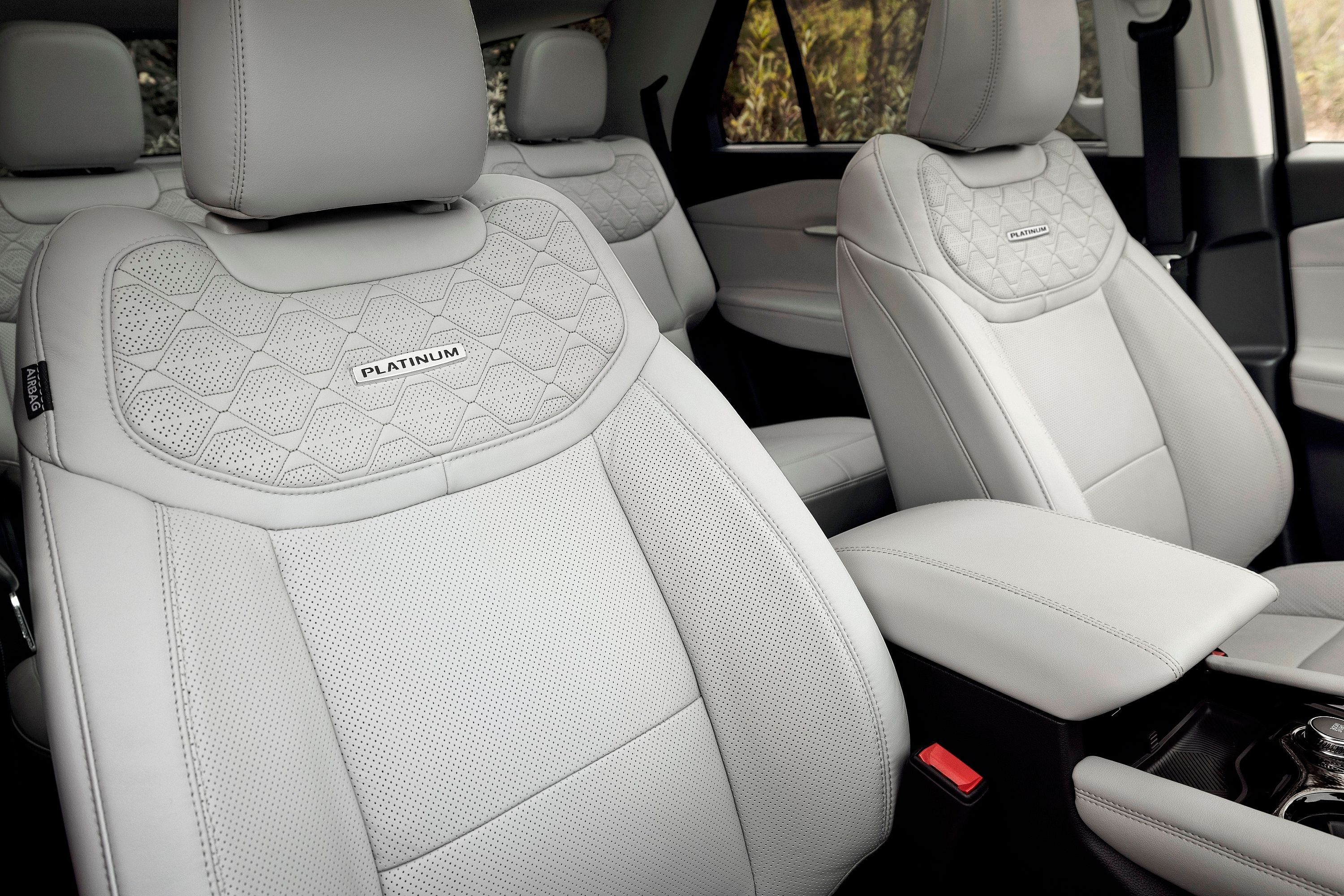 Best SUVs for Moms | 2025 Ratings | CarBuzz