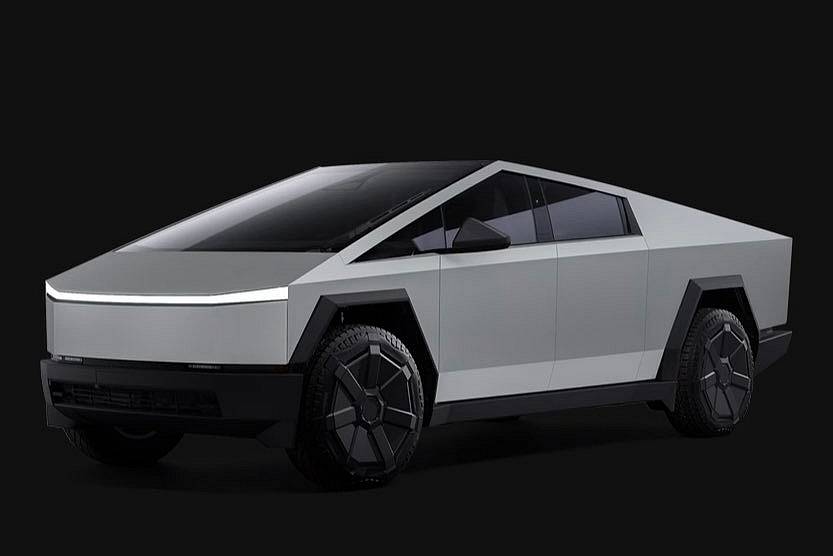 Tesla Cybertruck Lead Engineer Says Stainless Steel Bodywork Is NOT Rusting