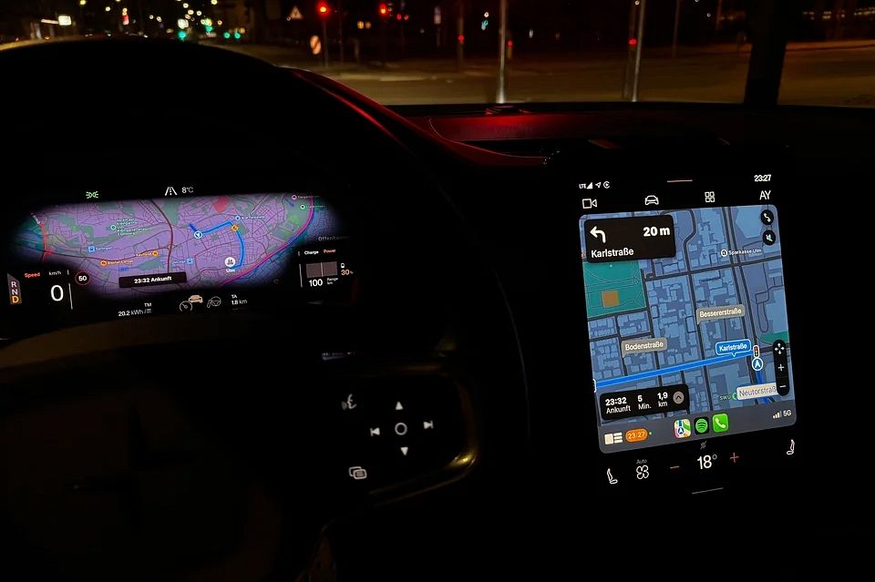 Updated Apple CarPlay Navigation Displays Are Far More Convenient