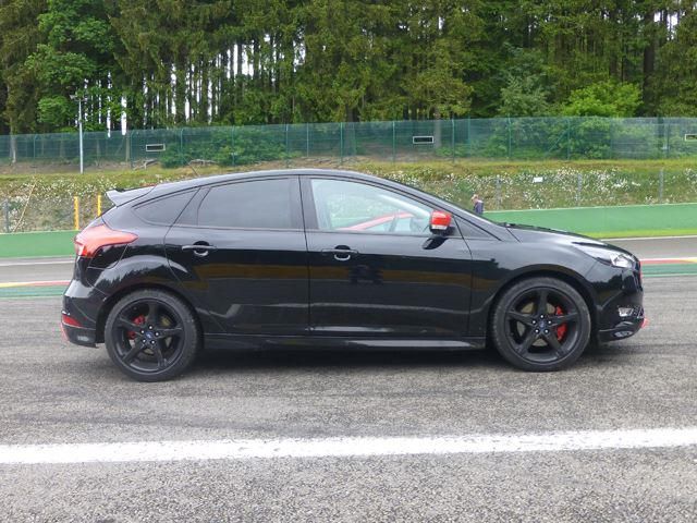 2016 Ford Focus Hatchback - Review | CarBuzz