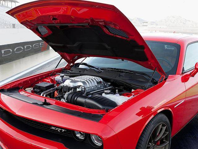 Some New York Tuners Decided To Stuff A 1,000-HP Hellcat Engine Into A ...