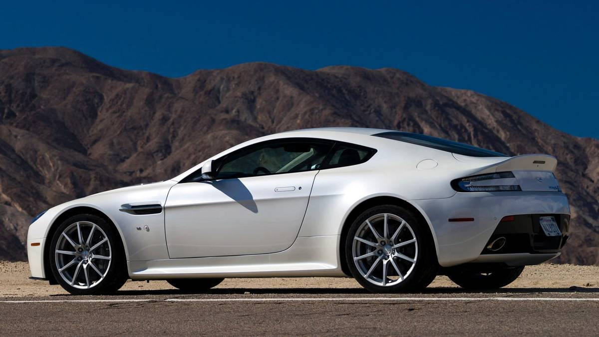 2017 Aston Martin V12 Vantage Coupe For Sale