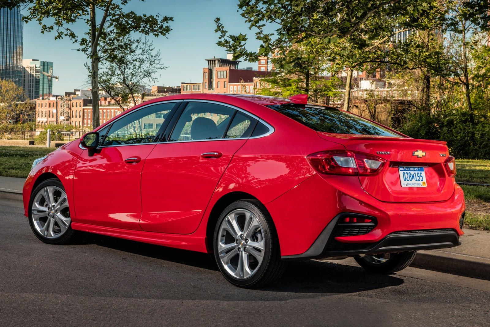2018 Chevrolet Cruze Sedan Exterior Photos