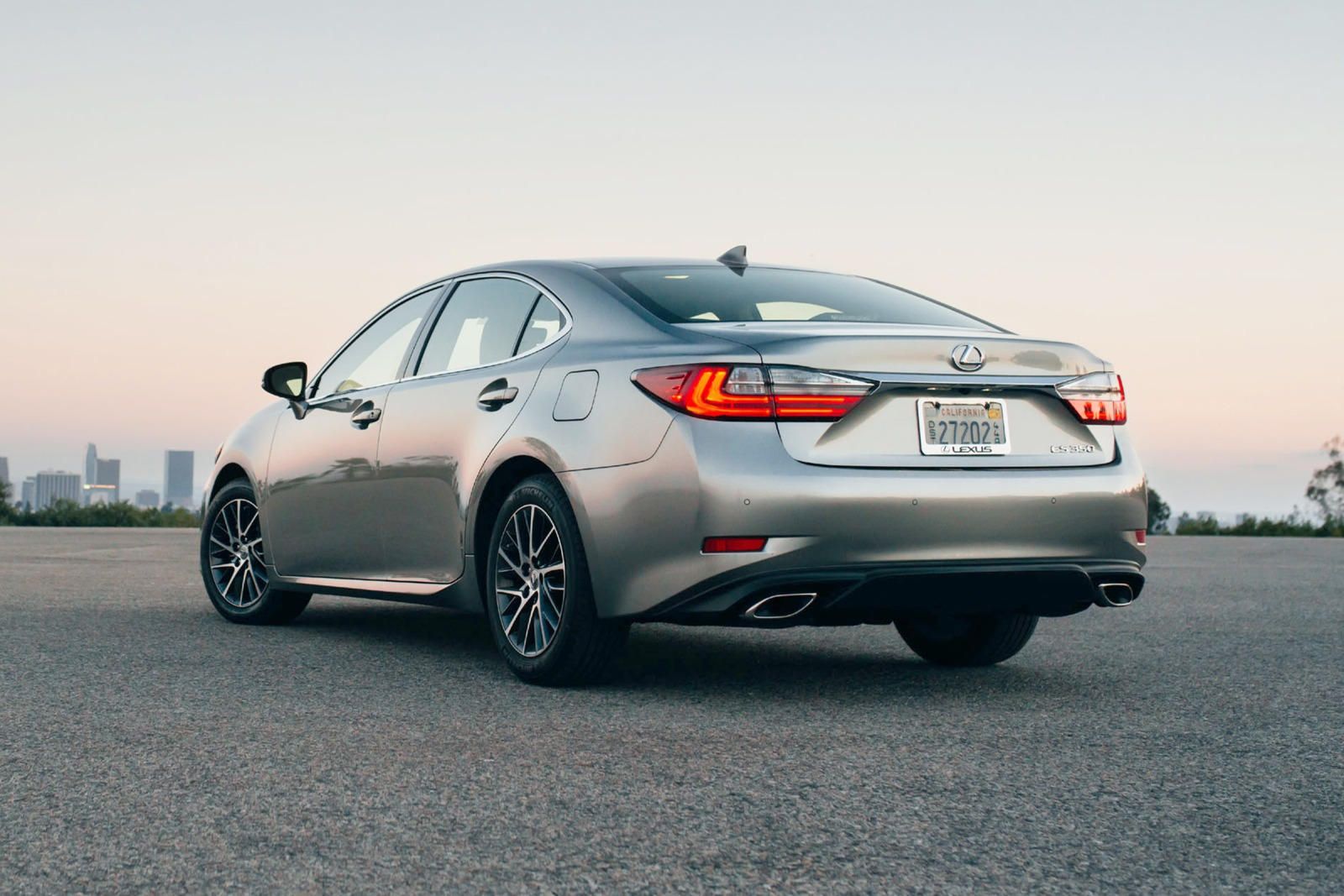 2017 Lexus ES Pricing, Photos & Specs