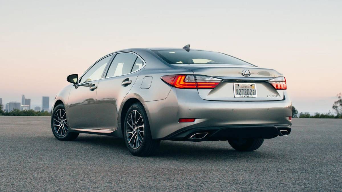 2016 Lexus ES Exterior Photos