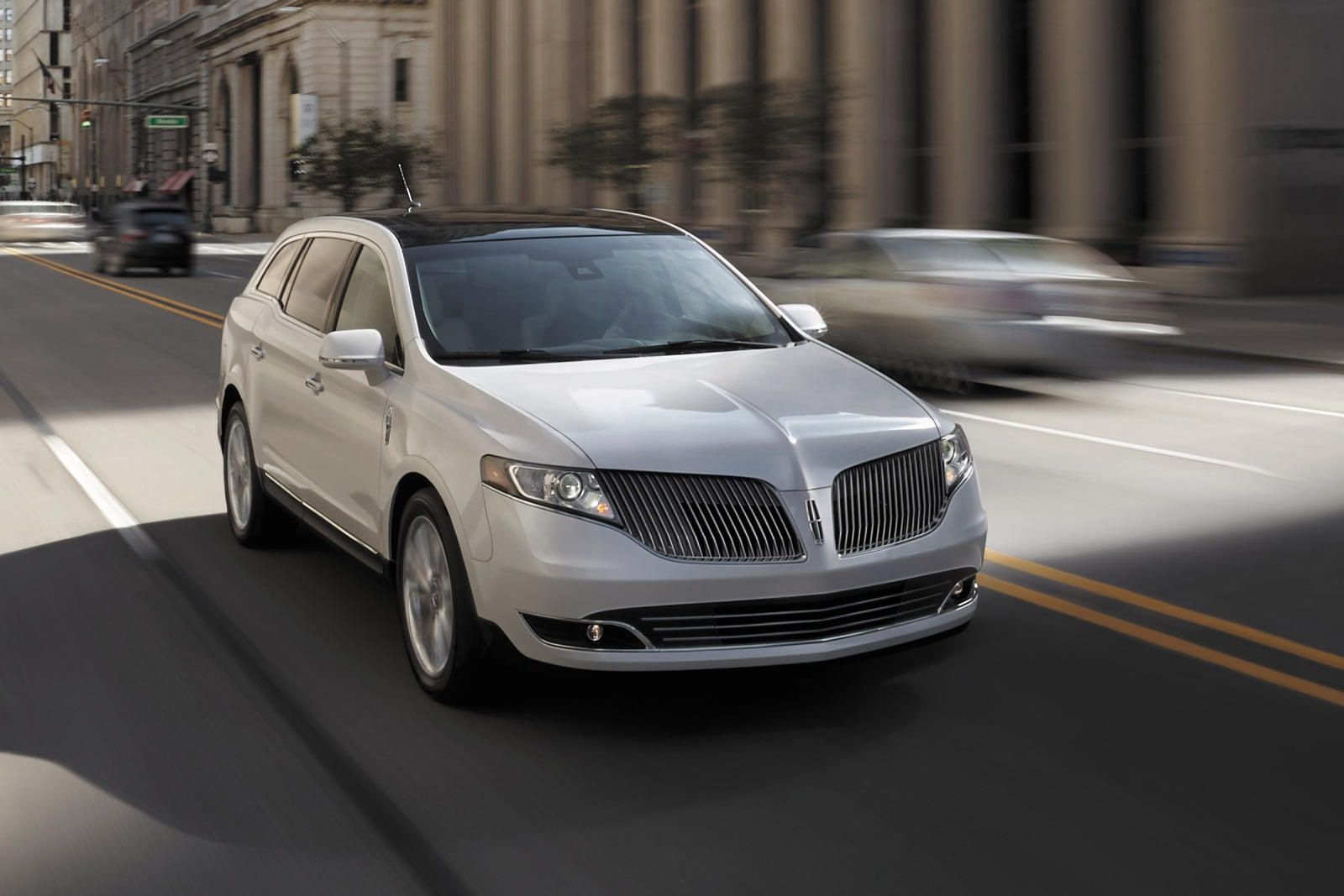 2015 Lincoln MKT - Photos Exterior | CarBuzz