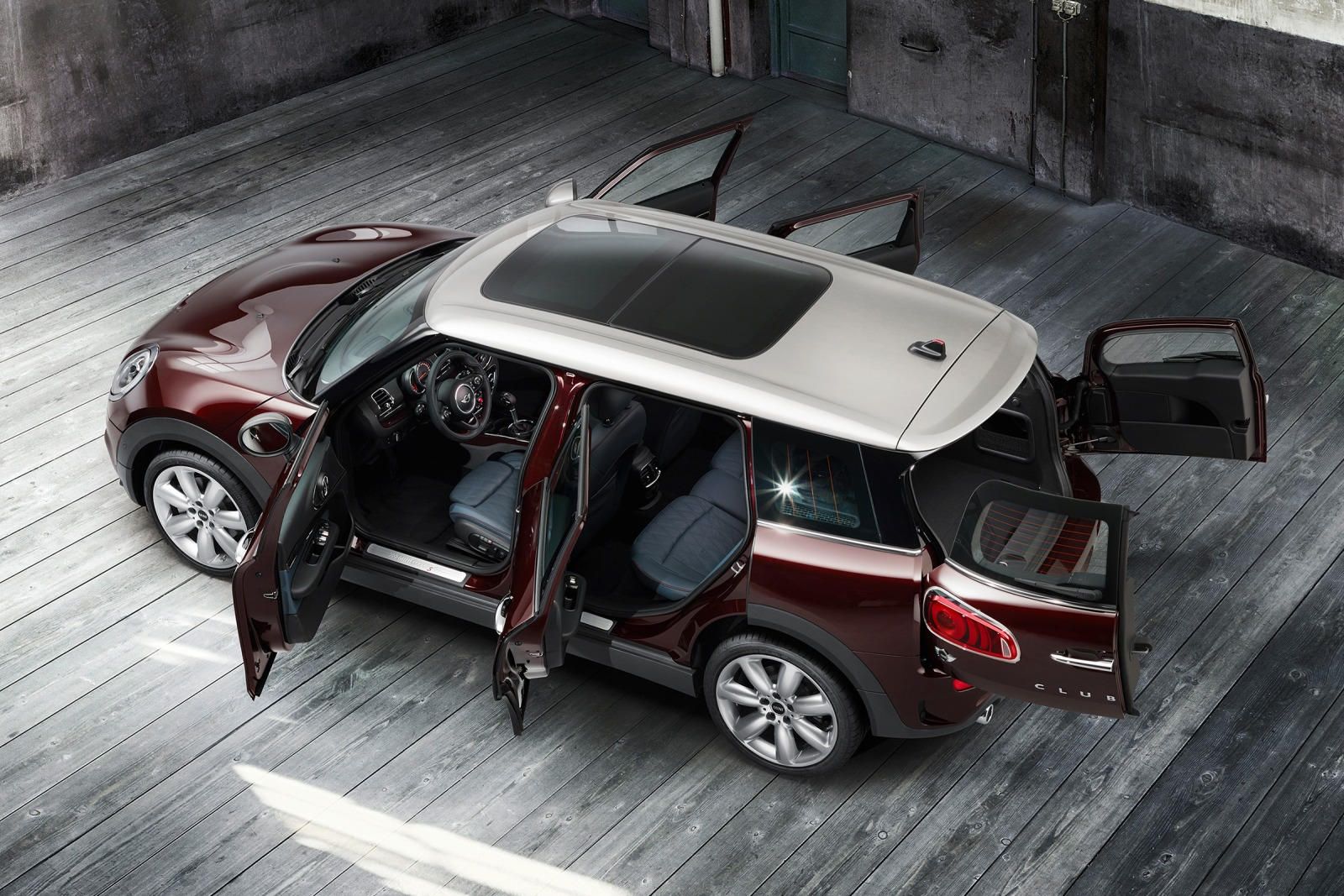 2018 Mini Cooper Clubman Pricing, Photos & Specs