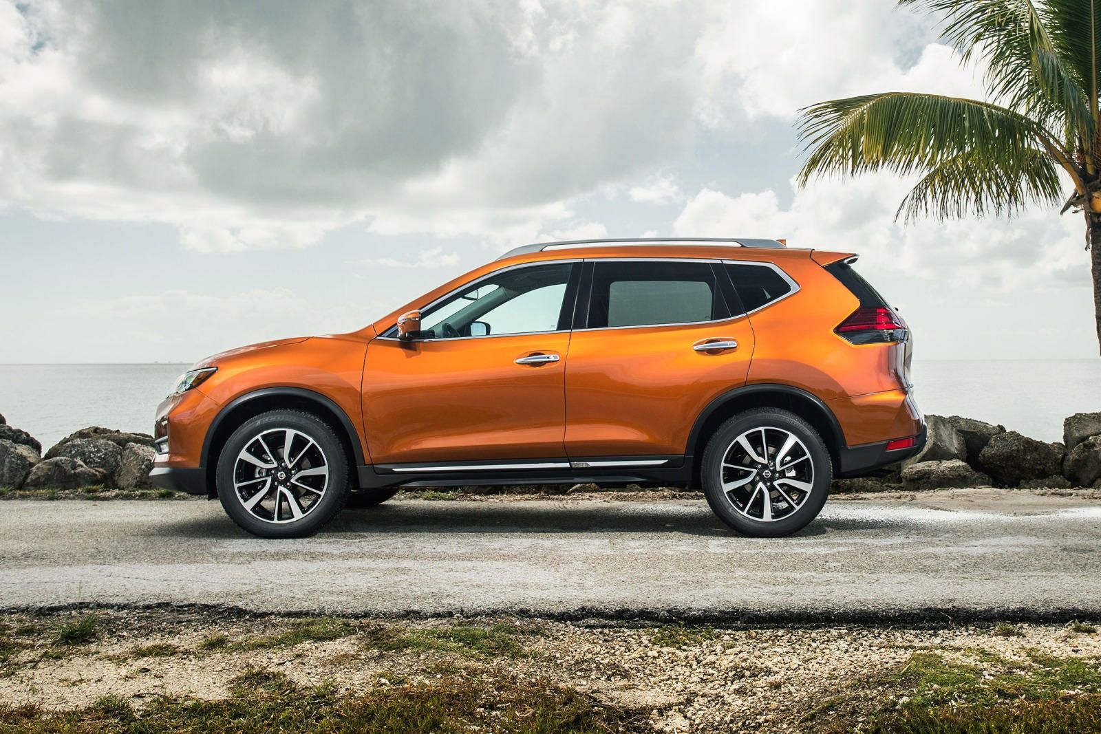 2017 Nissan Rogue Specs & Trims