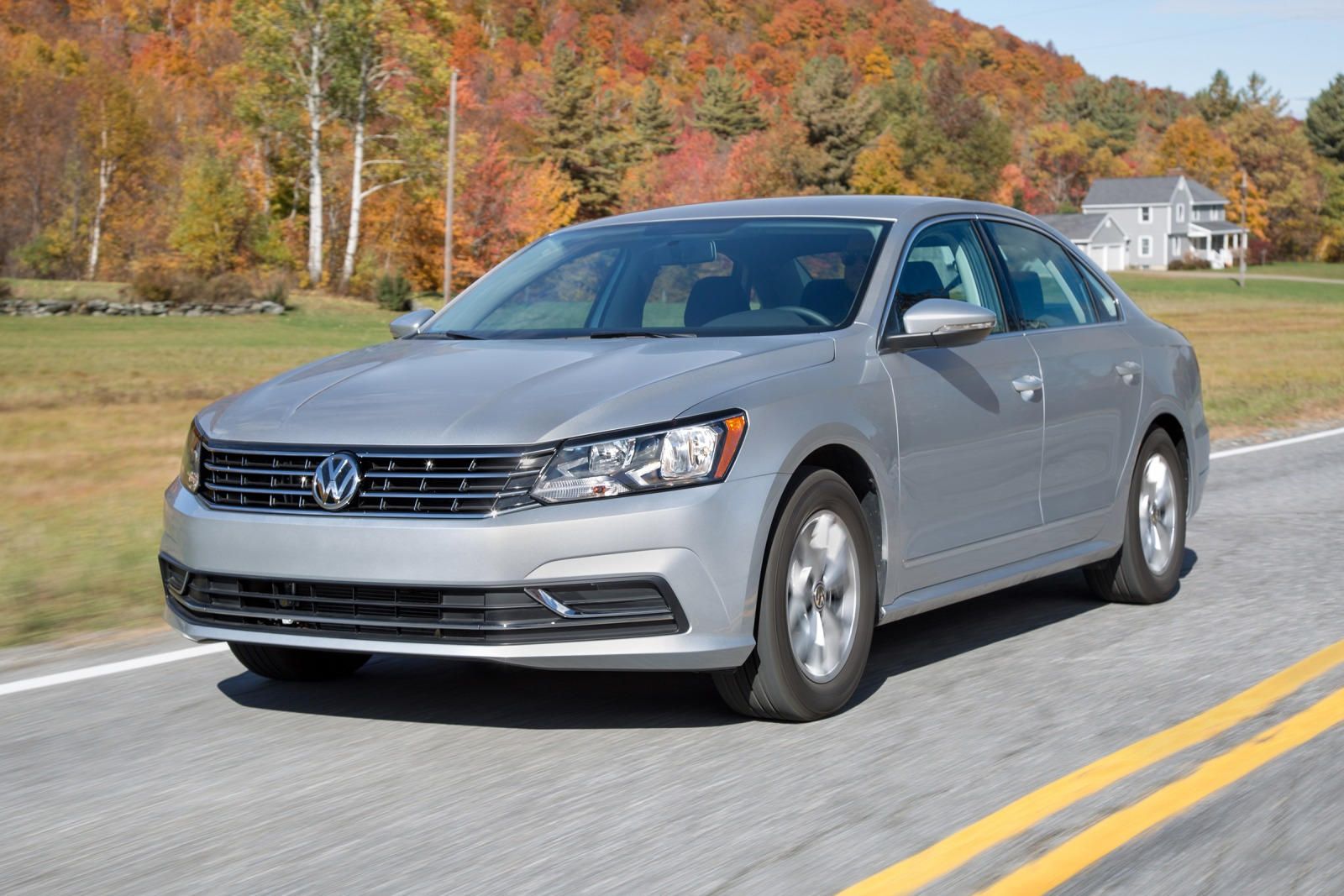 2016 Volkswagen Passat Pricing, Photos & Specs