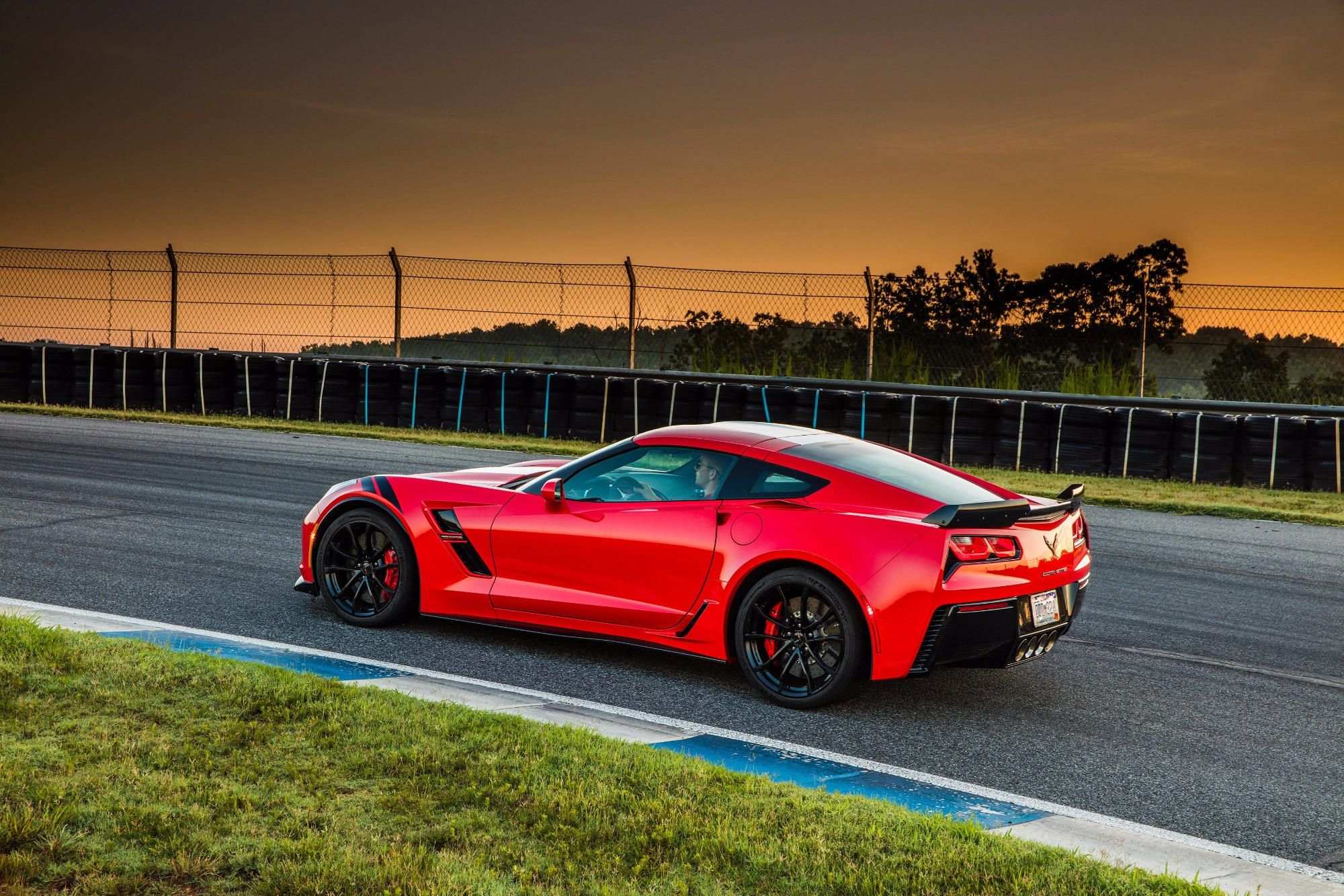 2025 Chevrolet Corvette Stingray Specs & Trims