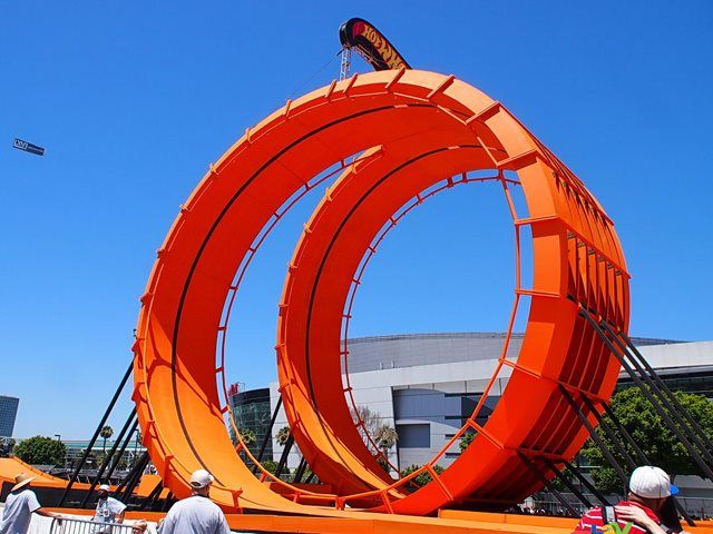 5 Gravity-Defying Loop the Loops