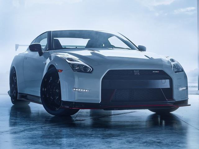 Here's Everything You Need To Know About The 2016 Nissan GT-R NISMO