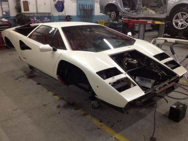 A Lamborghini Countach Restoration Is Absolutely Mesmerizing To See