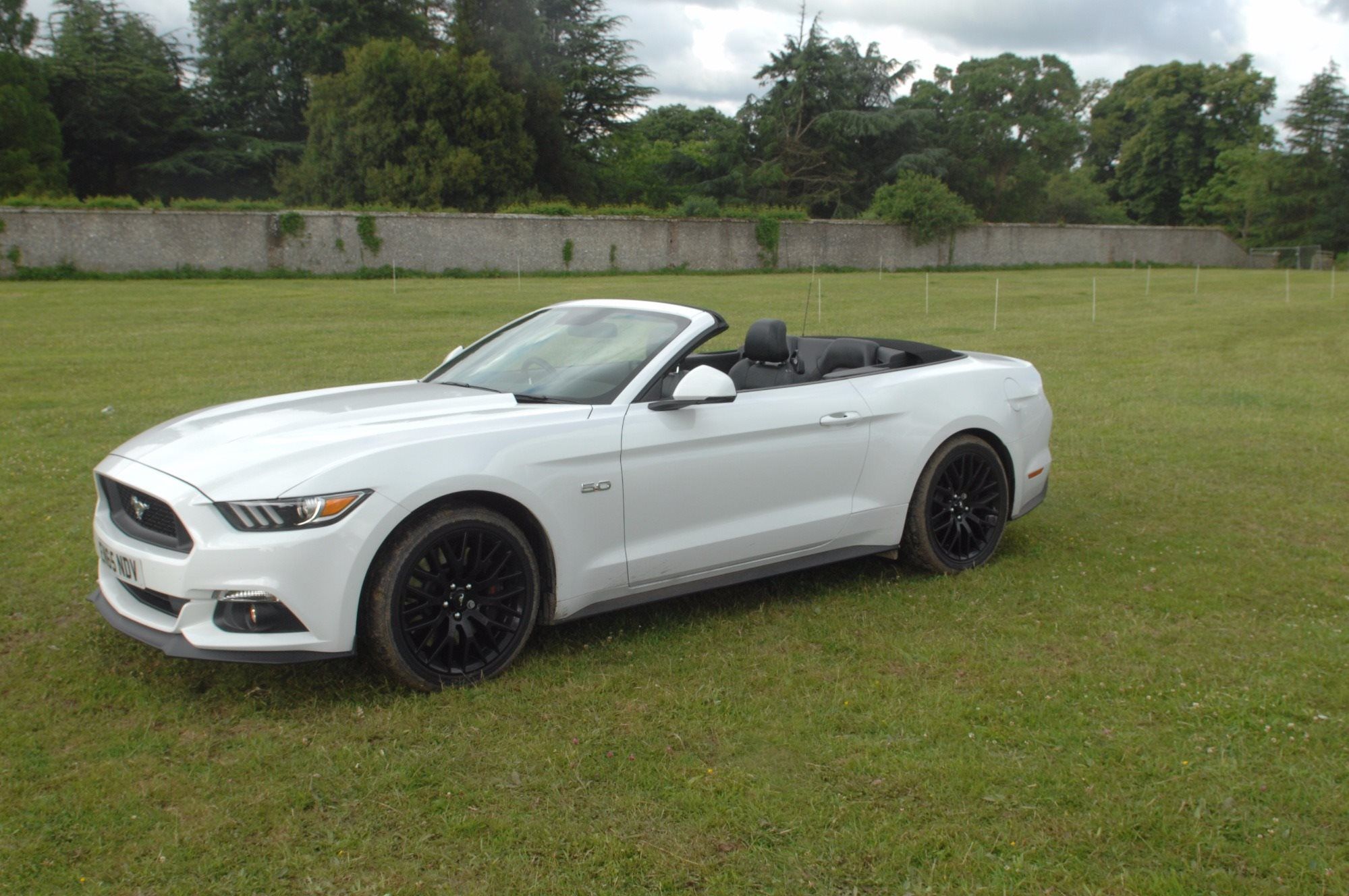 2016 Ford Mustang Convertible Pricing, Photos & Specs