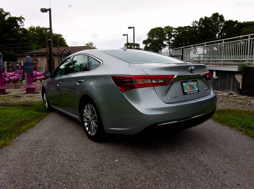2017 Toyota Avalon Pricing, Photos & Specs