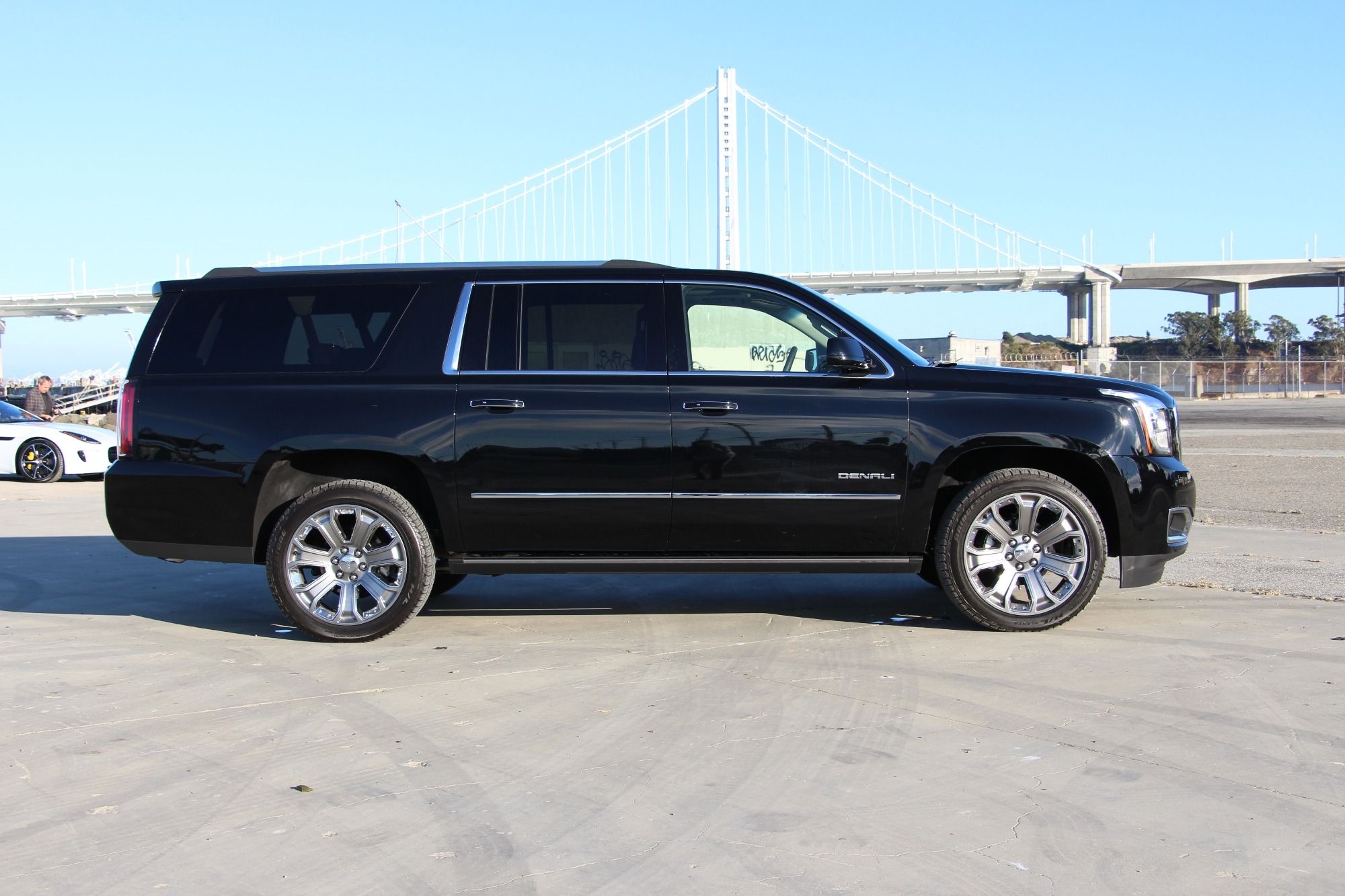 2016 GMC Yukon XL Pricing, Photos & Specs