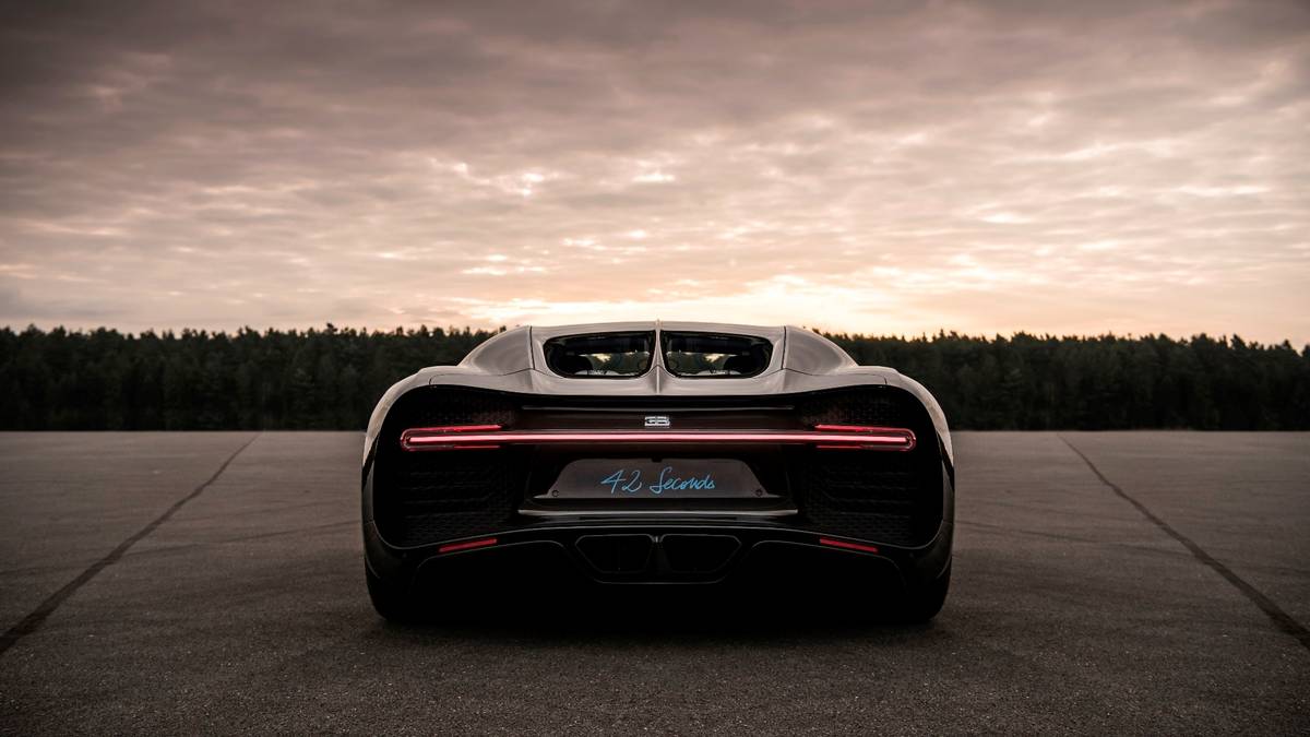 2022 Bugatti Chiron Specs & Trims