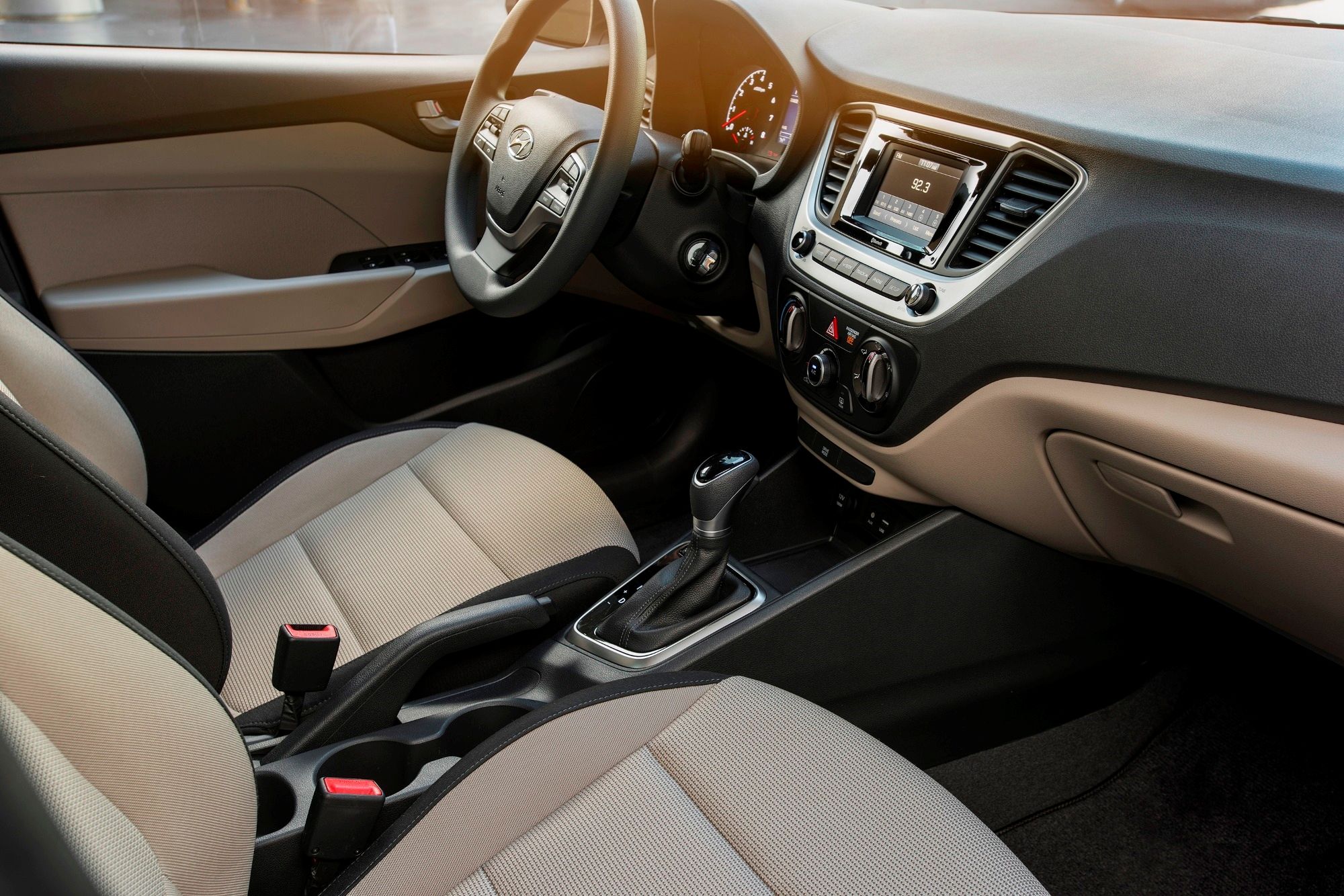 2019 hyundai accent se interior store