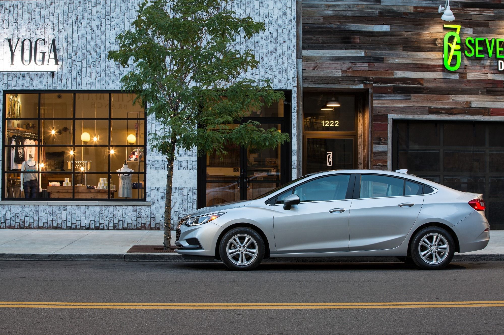 2018 Chevrolet Cruze Sedan Exterior Photos