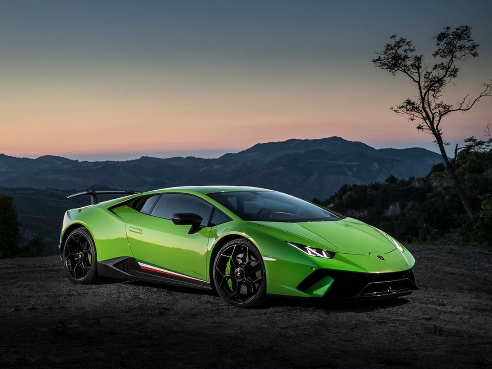 5 Amazing Supercars That Took 2017 By Storm