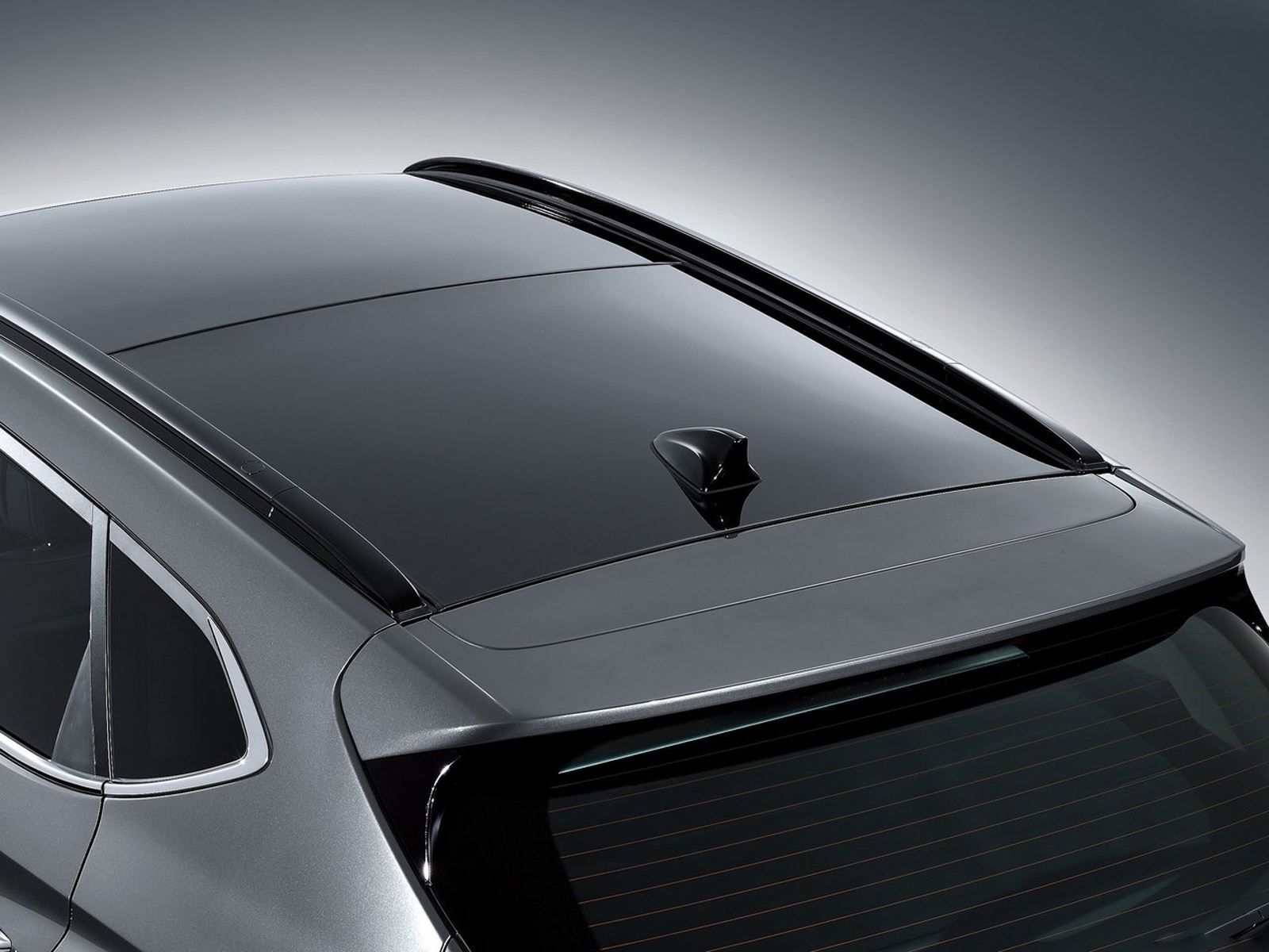 Hyundai Unveils World's First Panoramic Sunroof Airbag