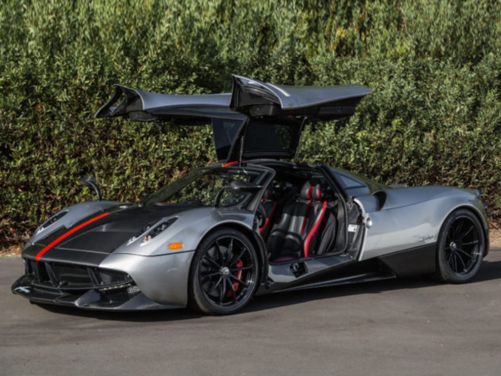 Dealership Sells Bugatti Chiron And Pagani Huayra In Bitcoin