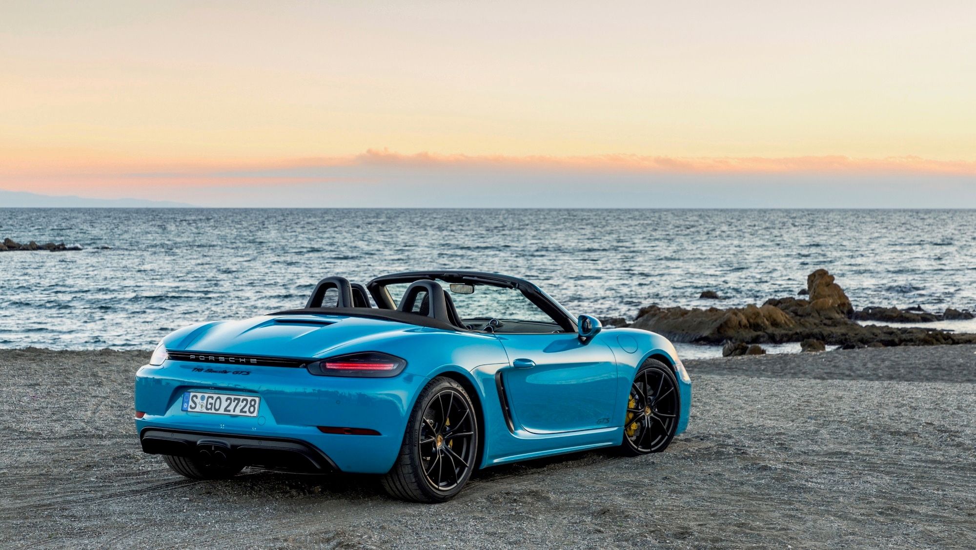 2017 Porsche 718 Boxster - Photos Exterior | CarBuzz