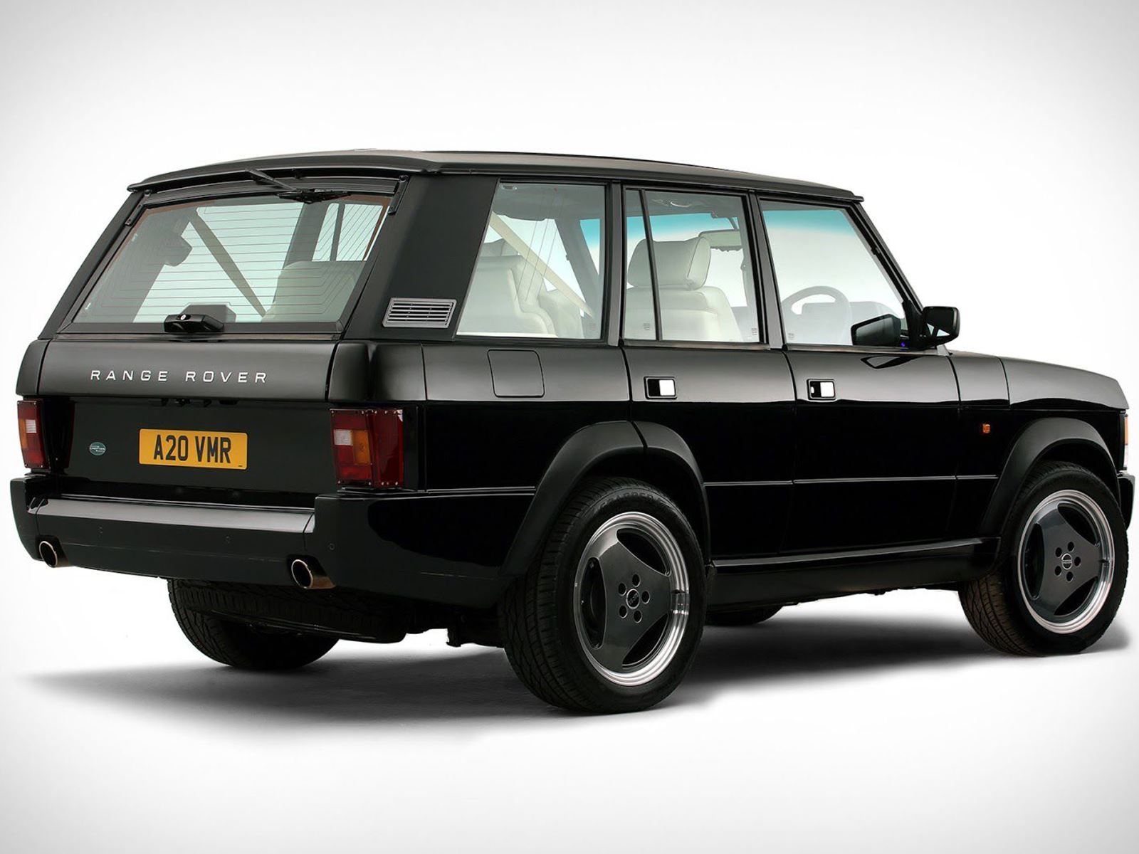 Range Rover Restomod Packs Supercharged Cadillac V8