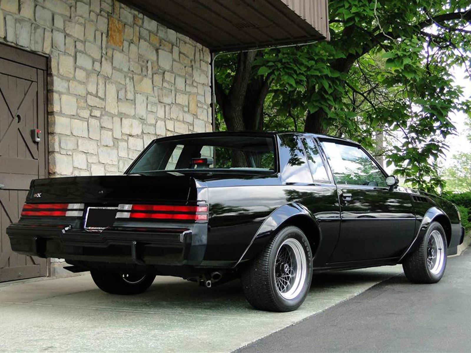 Amazingly, Buick Built America's Two Best Performance Cars Of The 80s