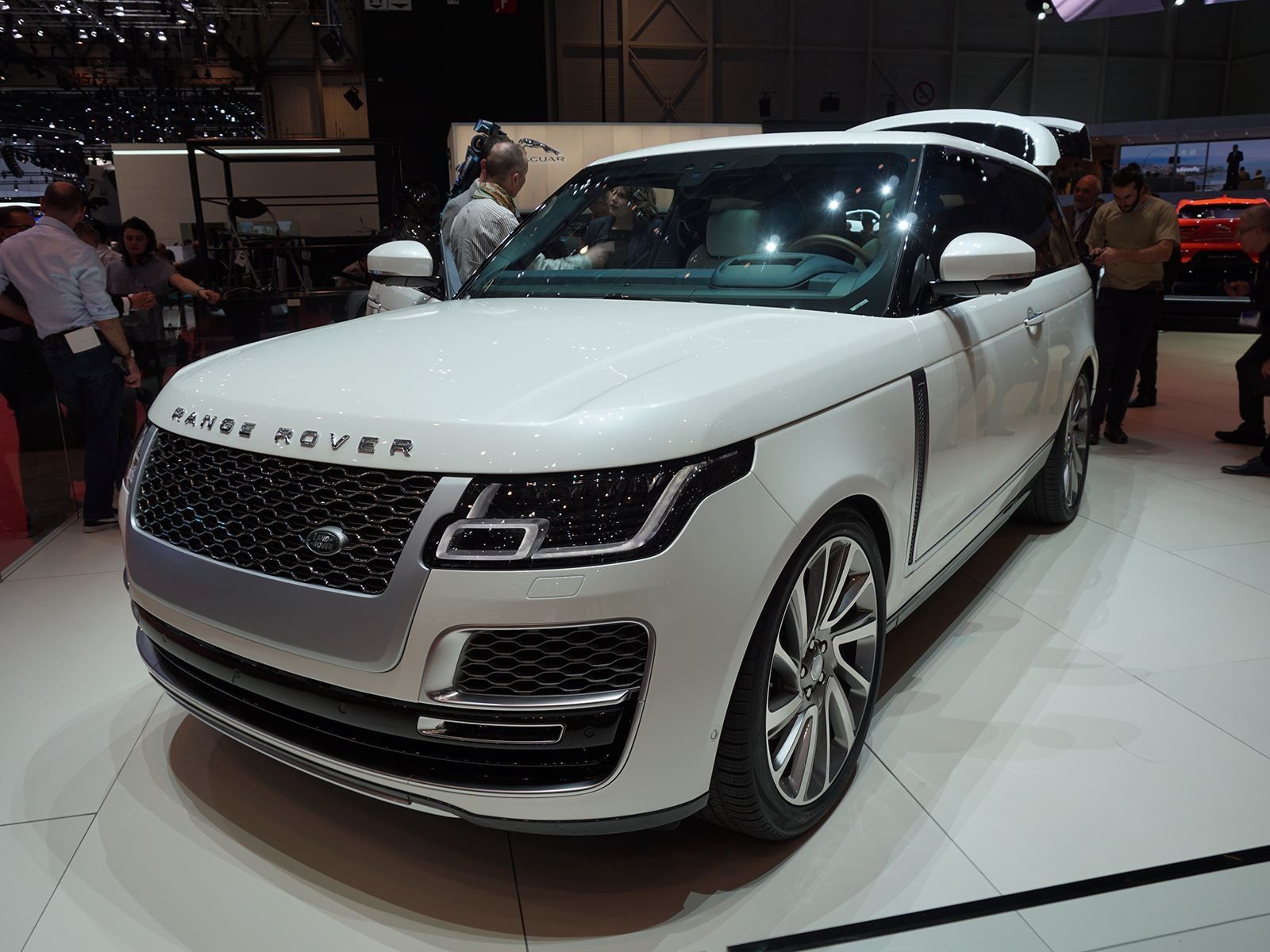 JLR SVO Has Brought A Very Special Range Rover SV Coupe To Geneva