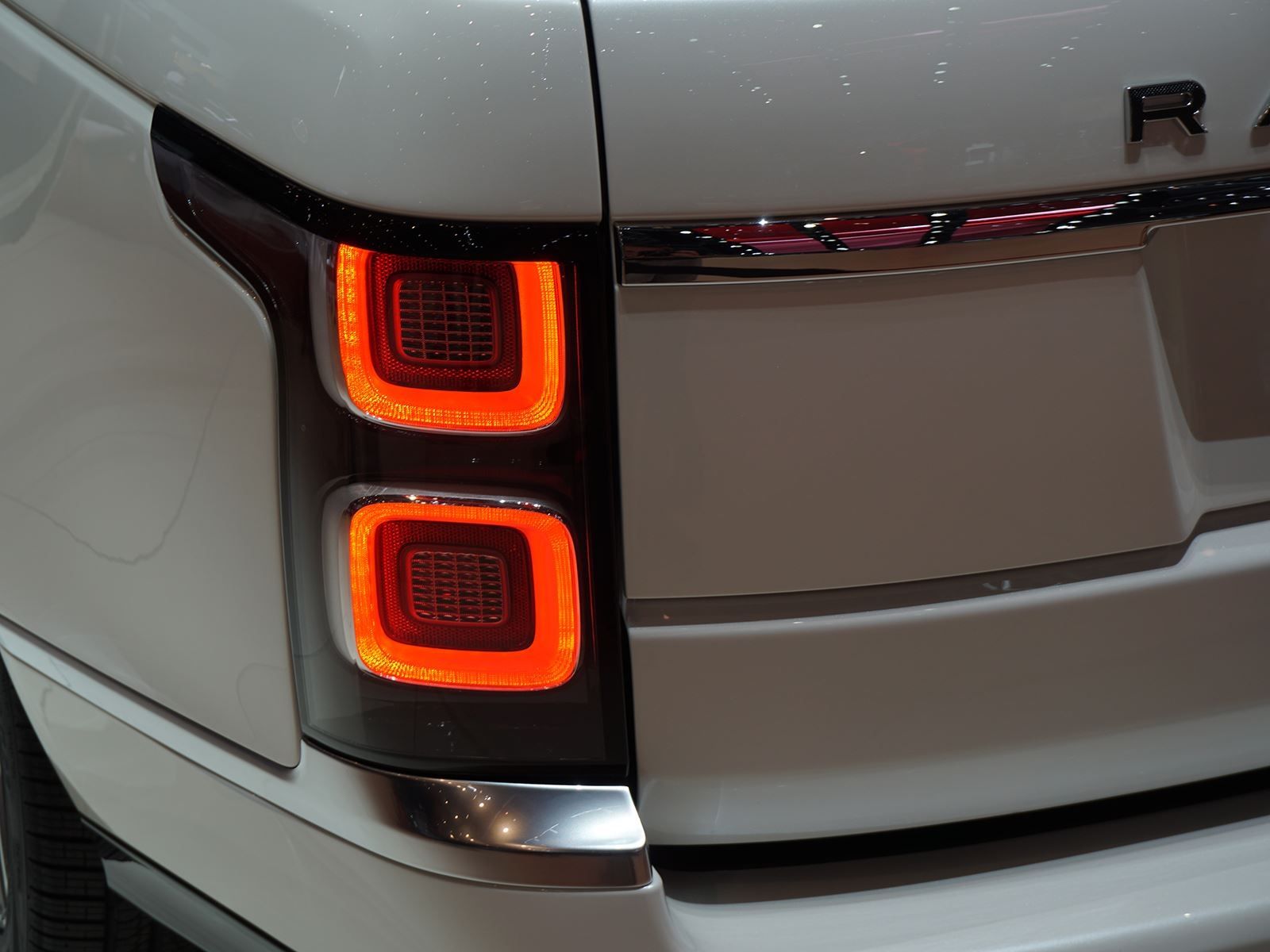 JLR SVO Has Brought A Very Special Range Rover SV Coupe To Geneva