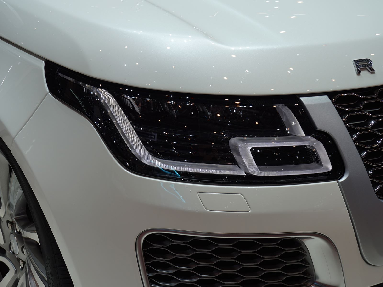 JLR SVO Has Brought A Very Special Range Rover SV Coupe To Geneva