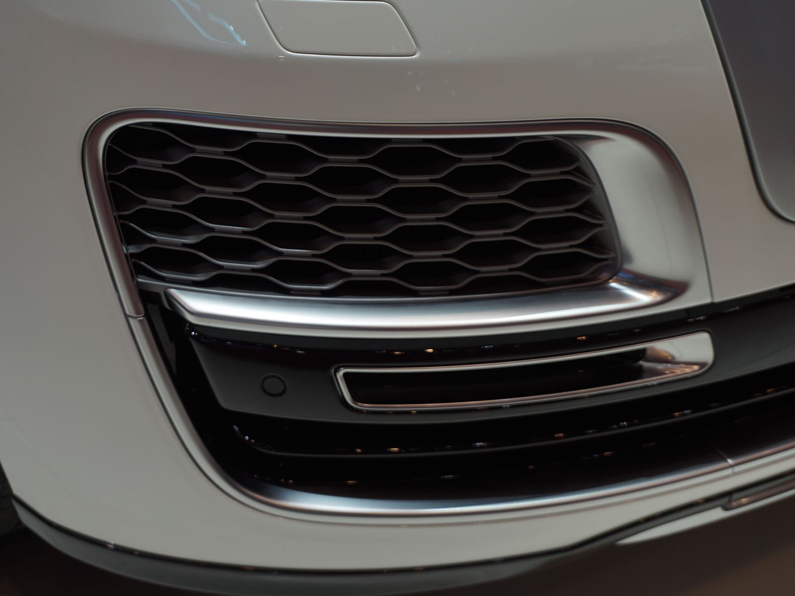 JLR SVO Has Brought A Very Special Range Rover SV Coupe To Geneva