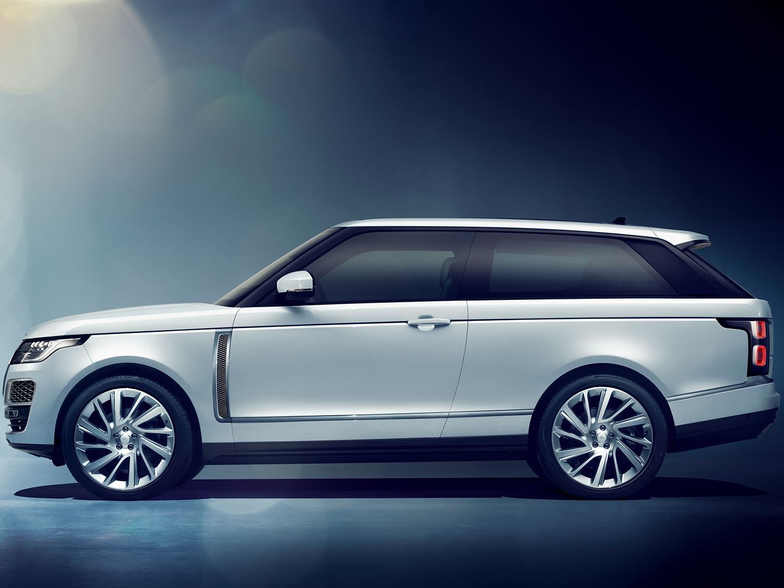 JLR SVO Has Brought A Very Special Range Rover SV Coupe To Geneva