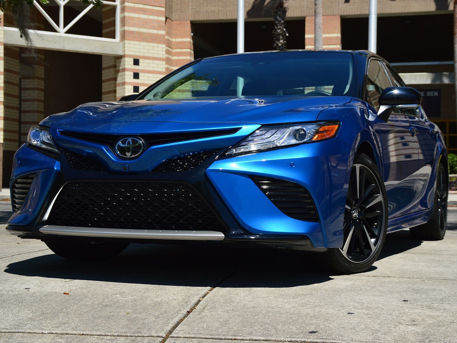 2019 Toyota Camry Pricing, Photos & Specs