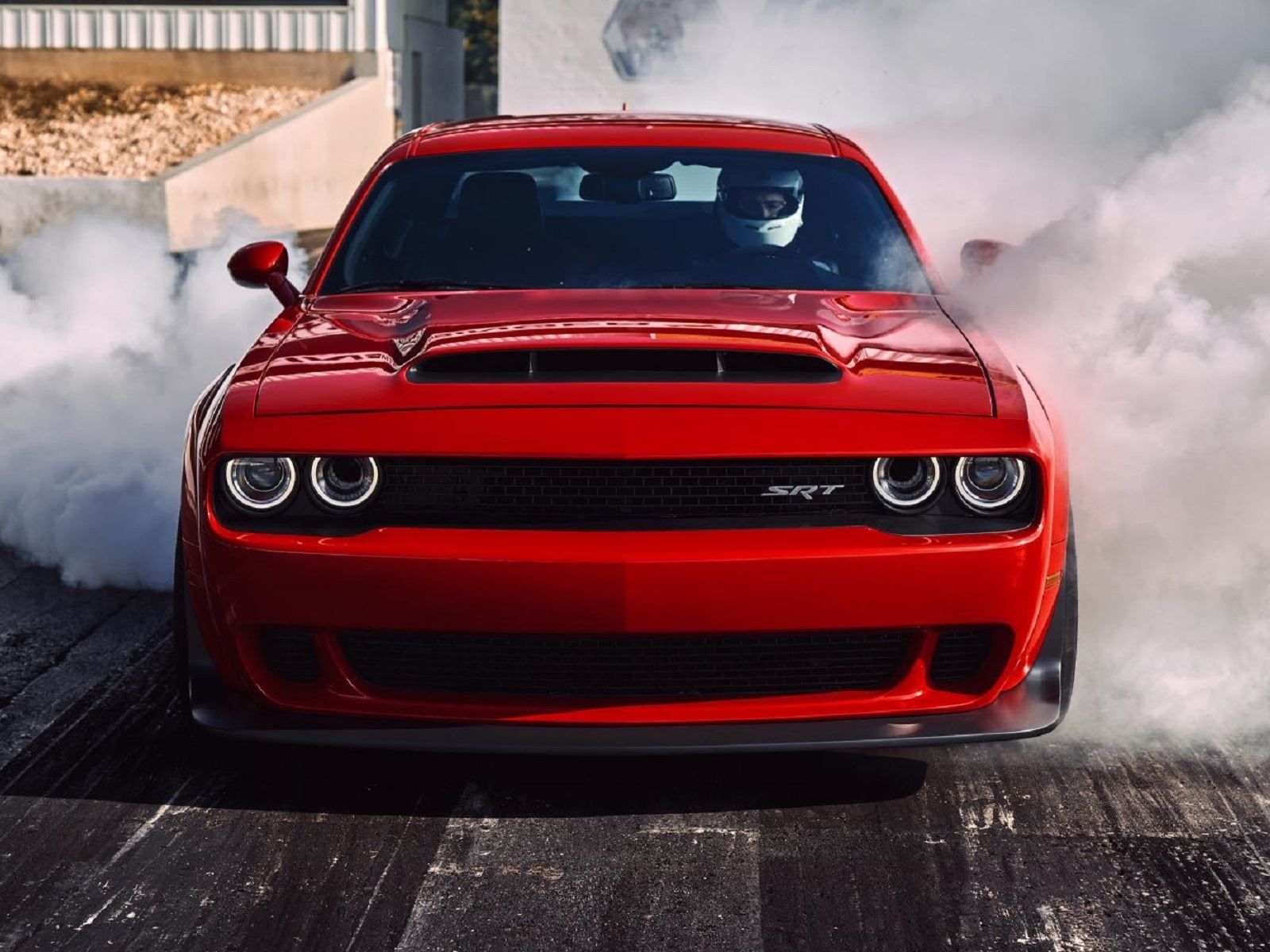 Dodge Challenger Showdown: Hellcat vs Demon