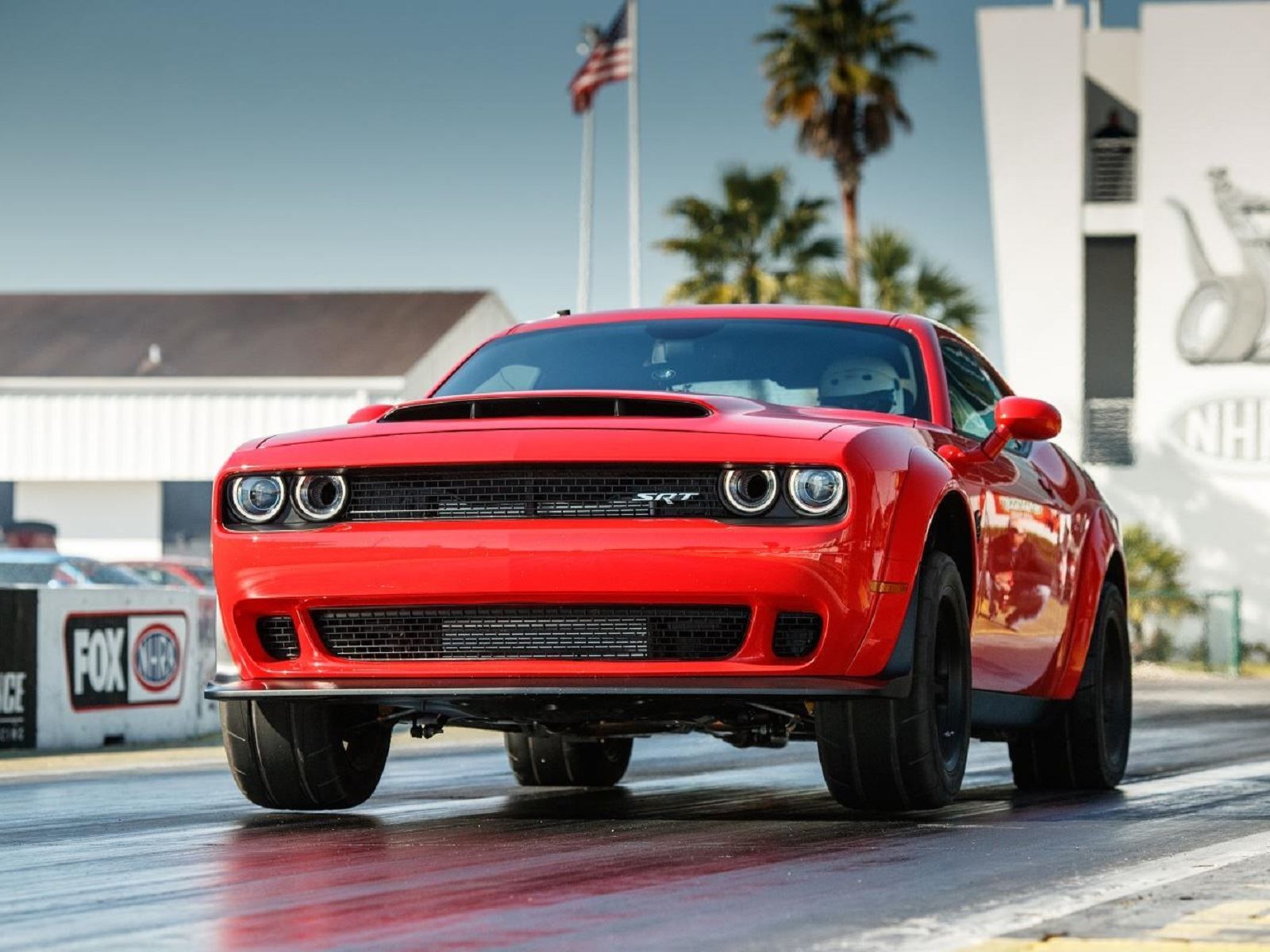 Dodge Challenger Showdown: Hellcat vs Demon